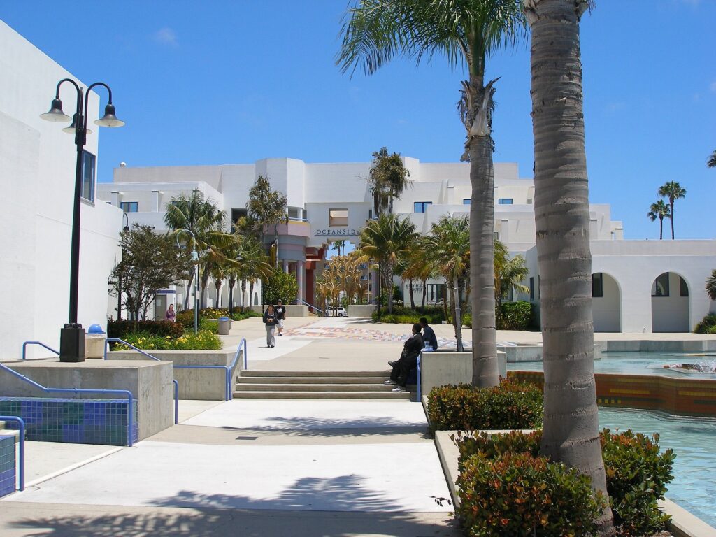 Top 10 Reasons to Book an Oceanside Vacation This Year | The Brick Hotel